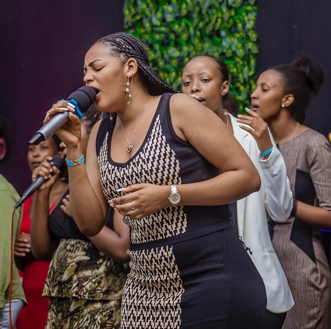 Olive Umutesi wamamaye mu ndirimbo "Nkoresha" yarushinze (…)