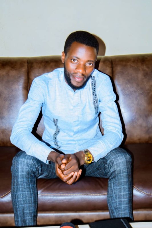 Umuramyi Mugisha Clement yavuze imyato 'Mwalimu' mu ndirimbo (…)