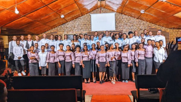 Boaz Choir y’i Huye yateguje abakunzi bayo indirimbo eshatu (…)
