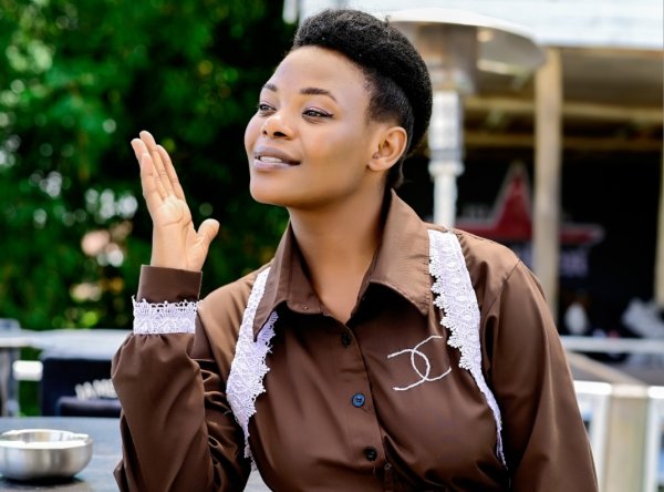Umuramyi Esther Senga wateguje indirimbo "Ndema" akomeje (…)